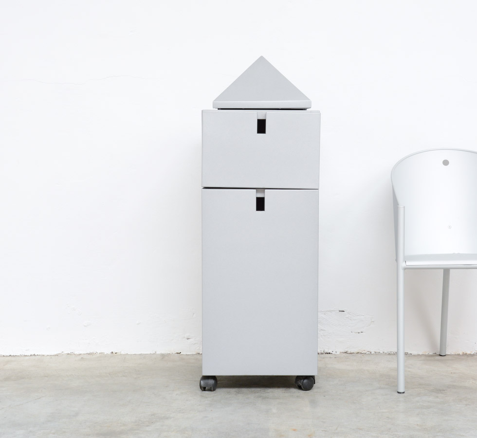 Cabinet Théâtre du Monde by Ph. Starck for XO - Vintage Design Point