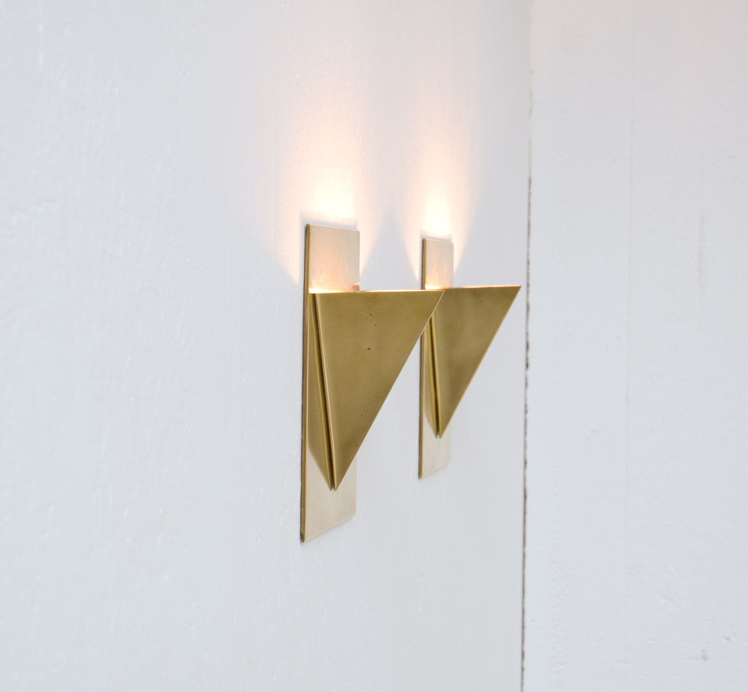 Pair of Geometric Brass Wall Lamps of the 1970s - Vintage Design Point