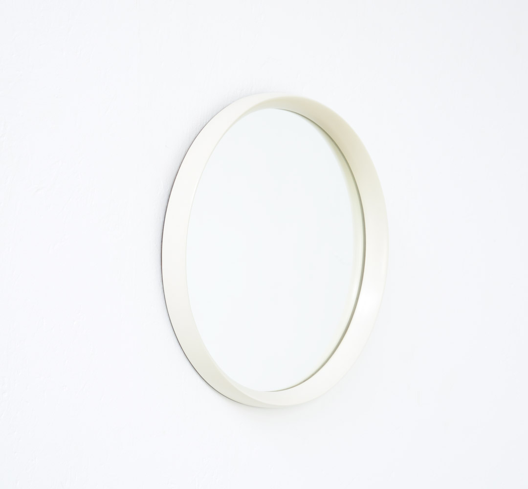 Minimalist White Round Mirror - Vintage Design Point