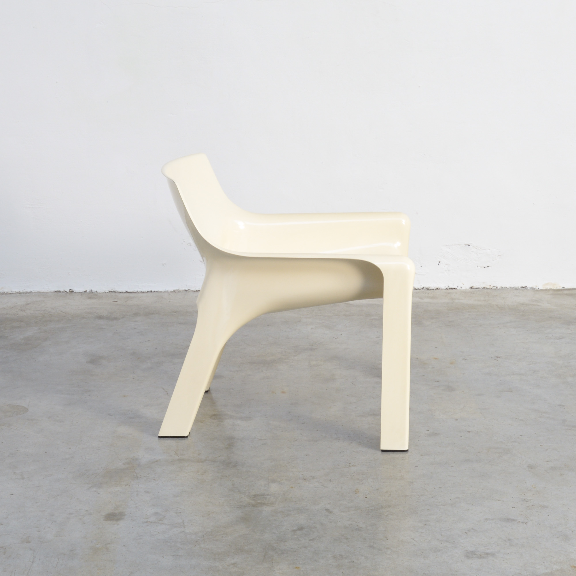 Vicario Chair by Vico Magistretti for Artemide - Vintage Design Point Vicario Chair by Vico Magistretti for Artemide - Vintage Design Point