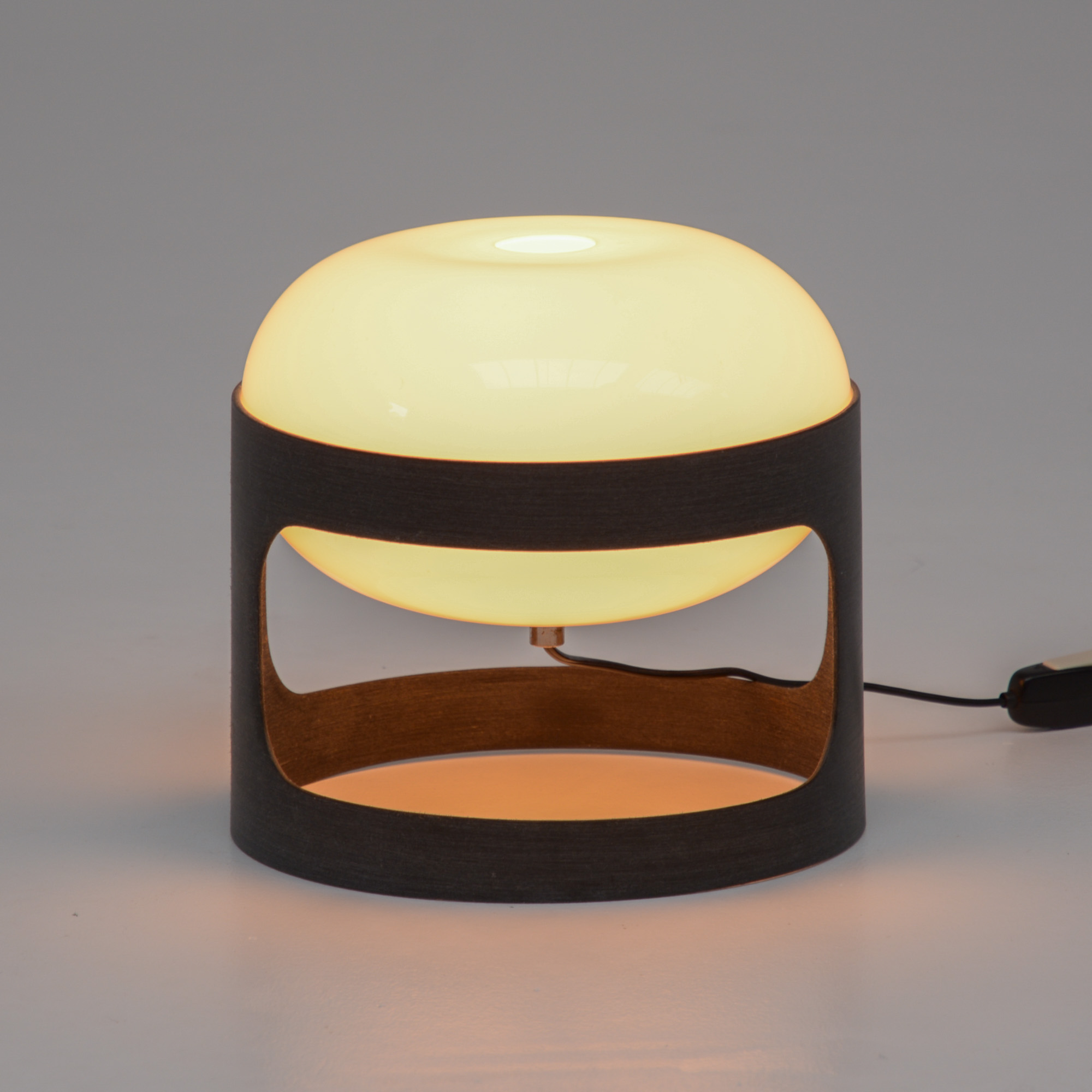 Ebanil KD 27 Table Lamp by Joe Colombo - Vintage Design Point Ebanil KD 27 Table Lamp by Joe Colombo - Vintage Design Point
