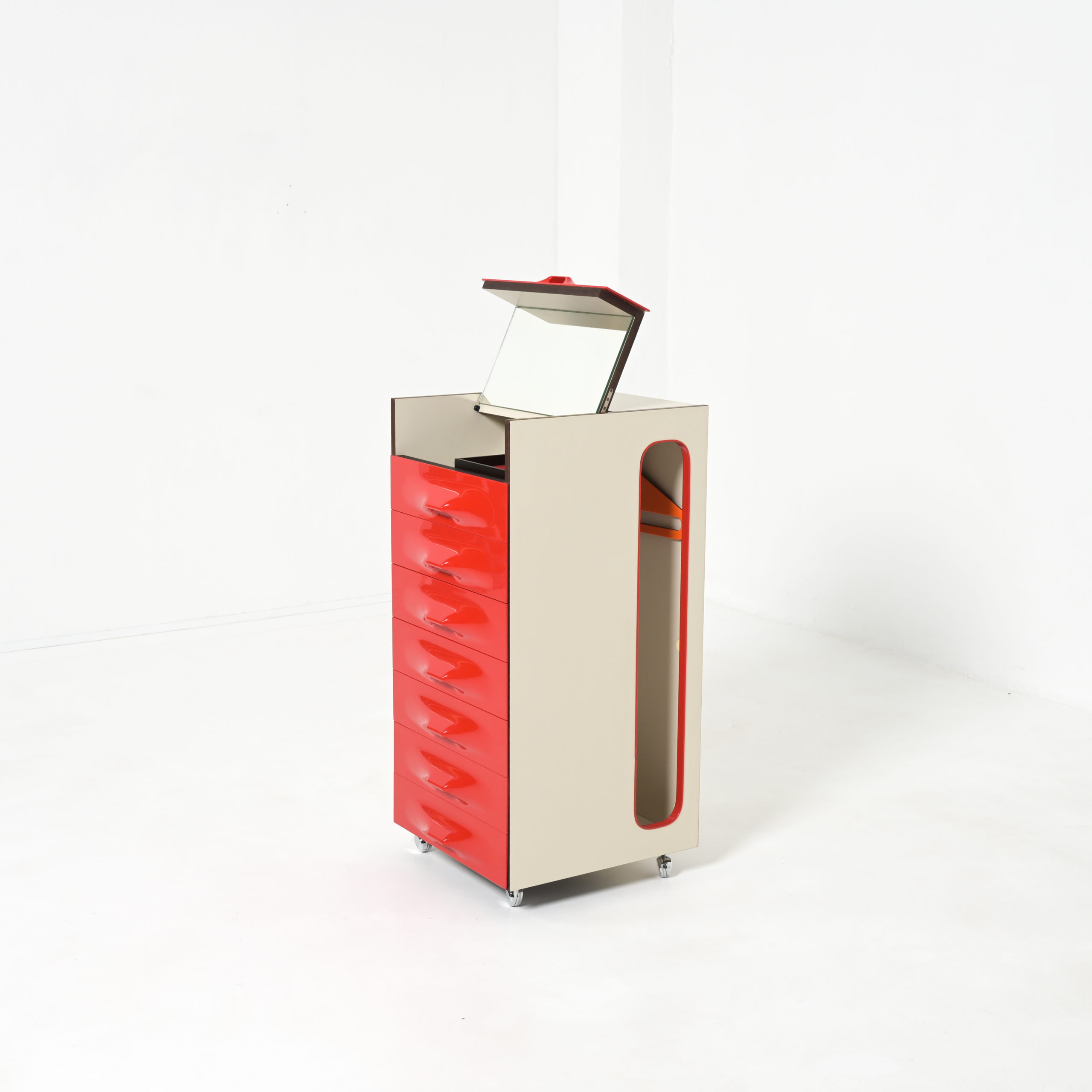 Valet Dressing Cabinet by Raymond Loewy for DF2000 - Vintage Design Point