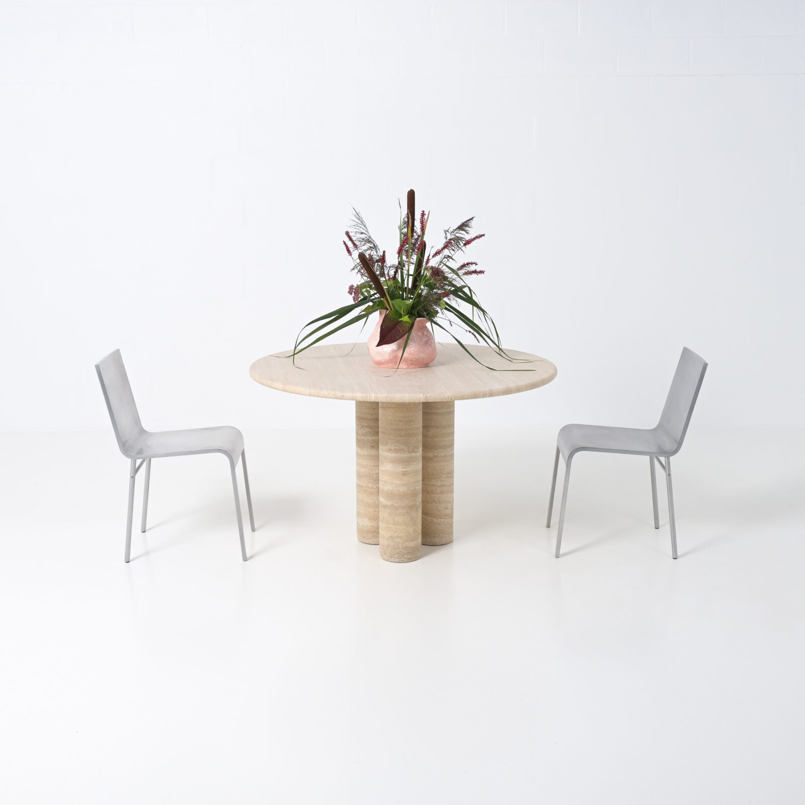 Travertine dining table "Il Colonnato" Mario Bellini for Cassina ...