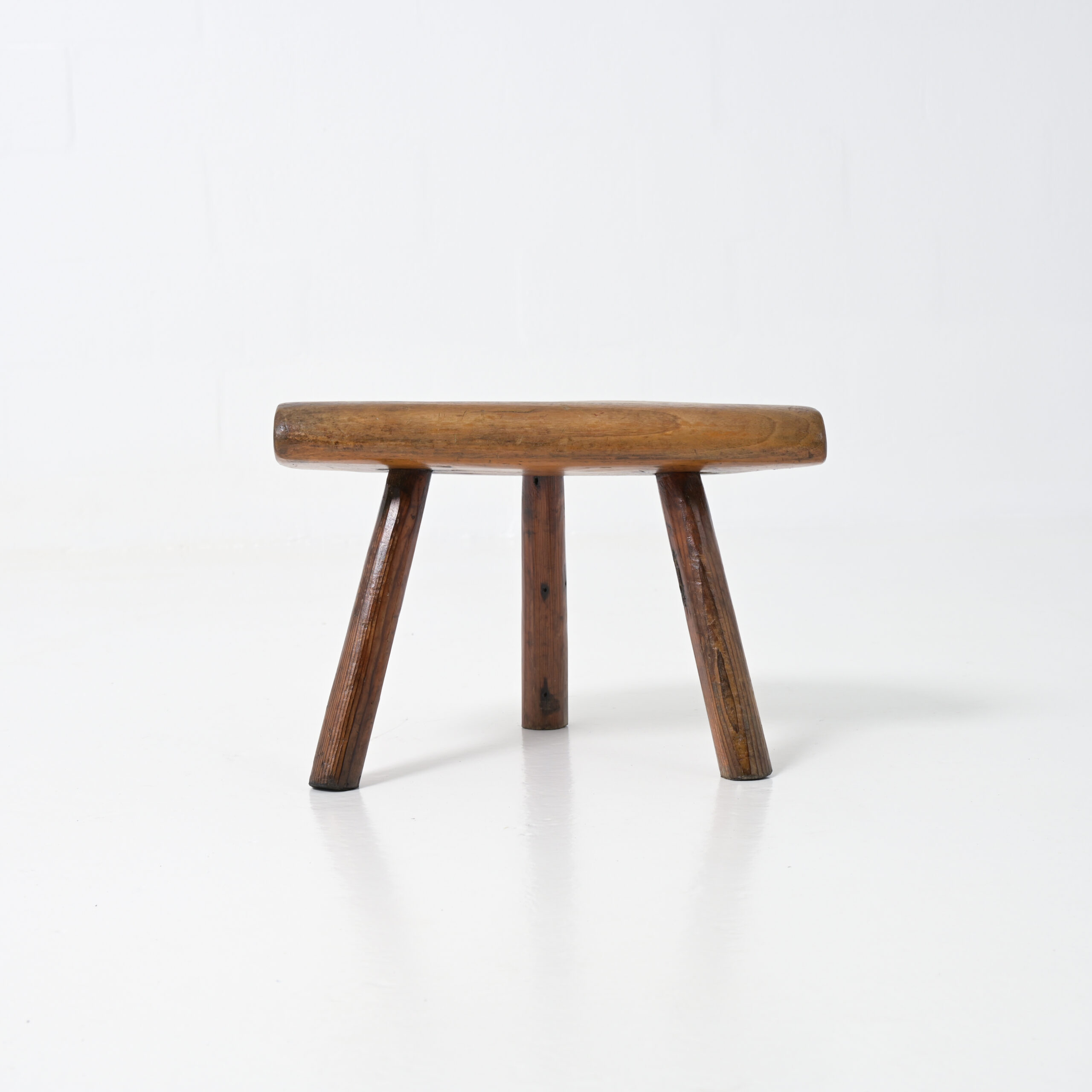 Brutalist wooden stool - Vintage Design Point
